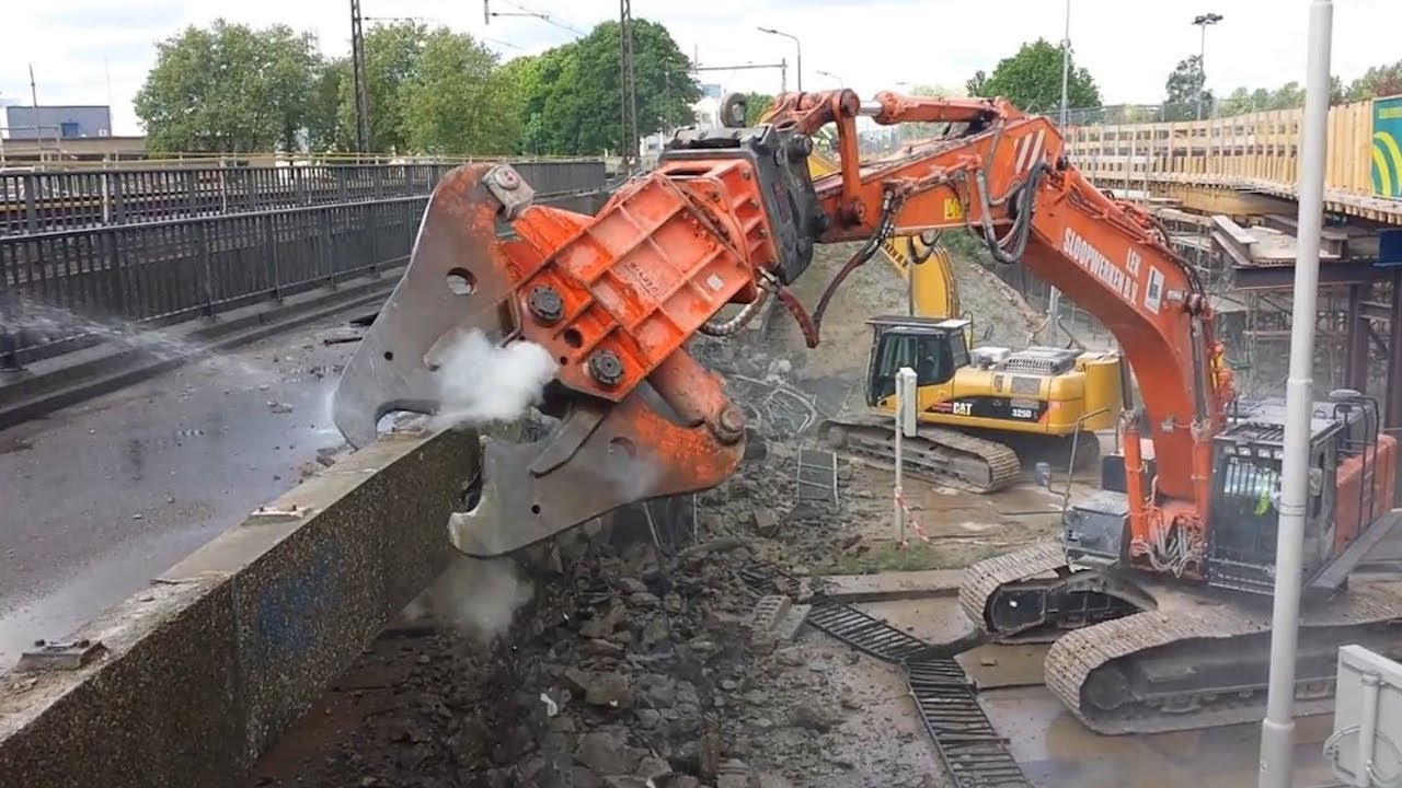 Bagger mit Superschere | Hans-Wurst.net