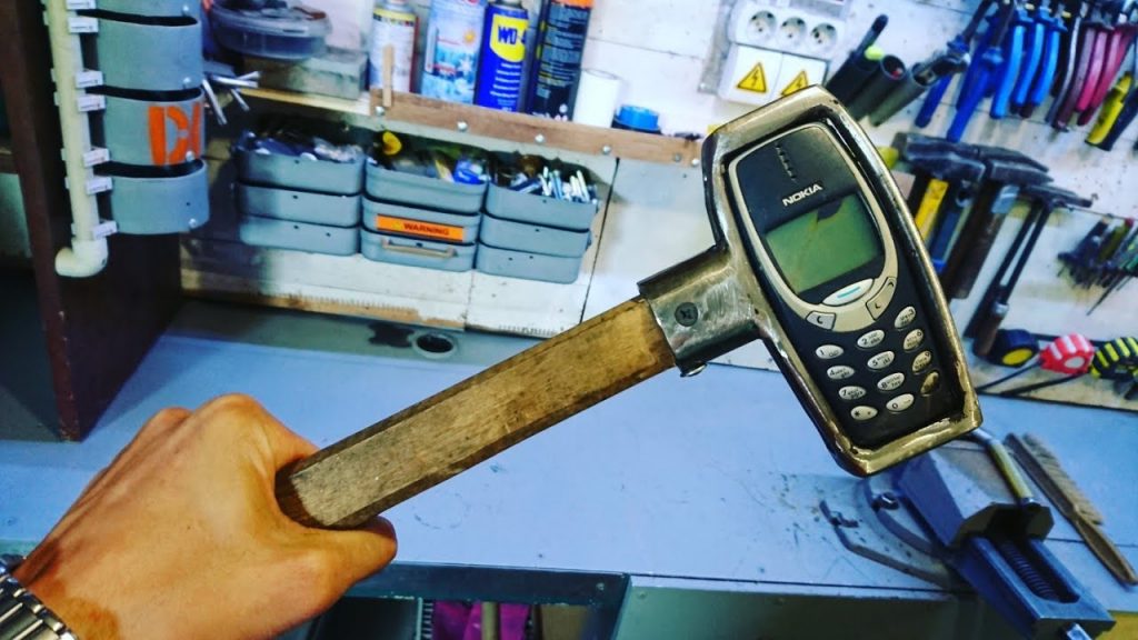 Nokia 3310 Hammer | Hans-Wurst.net